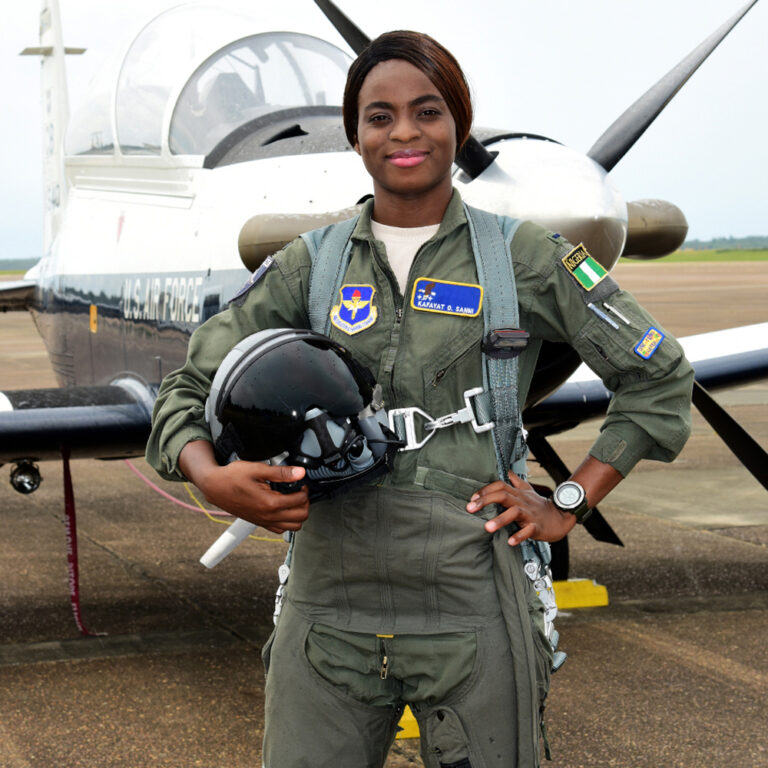 WOMEN IN AVIATION | EAA Warbirds of America