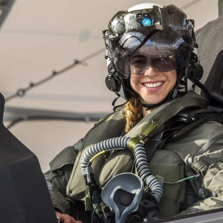 WOMEN IN AVIATION | EAA Warbirds of America